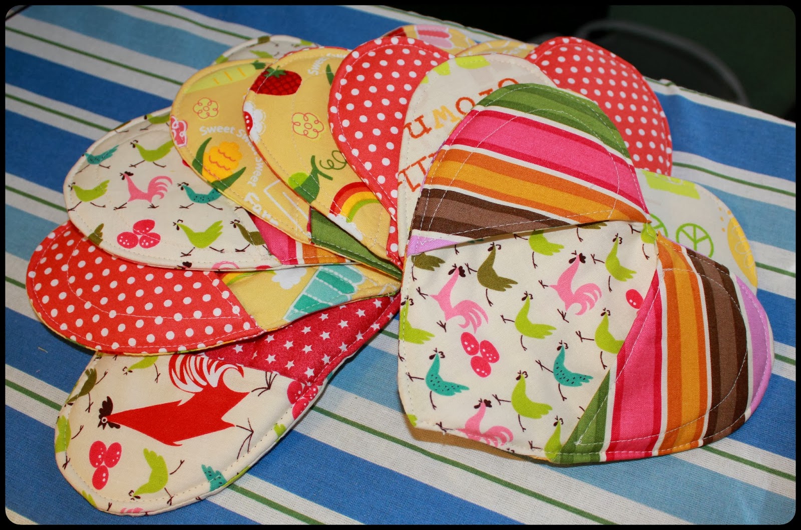 PatsycakeBaby: Free Pattern and Tutorial: I Heart Baking Oven Mitts
