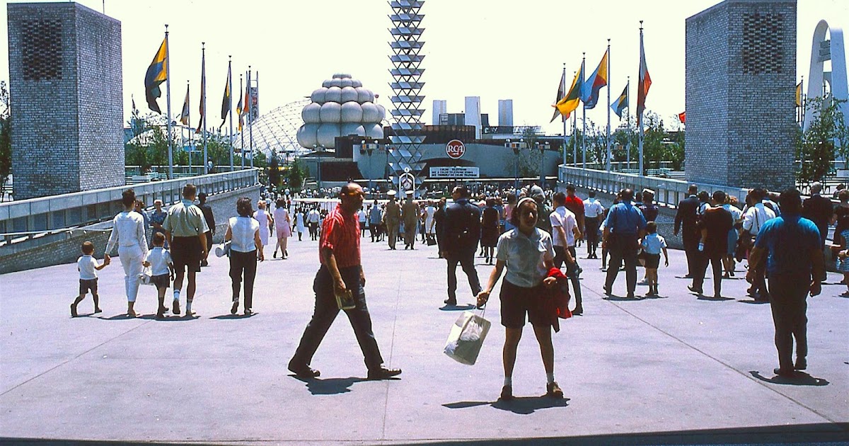 Art Contrarian: People at the New York World's Fair: June 1965