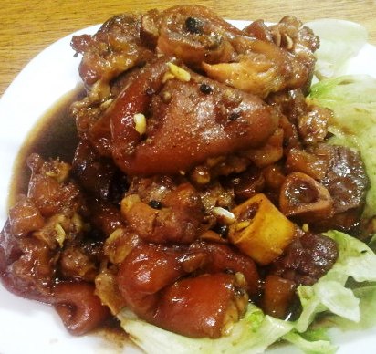 Mely's kitchen: Adobo na Pata