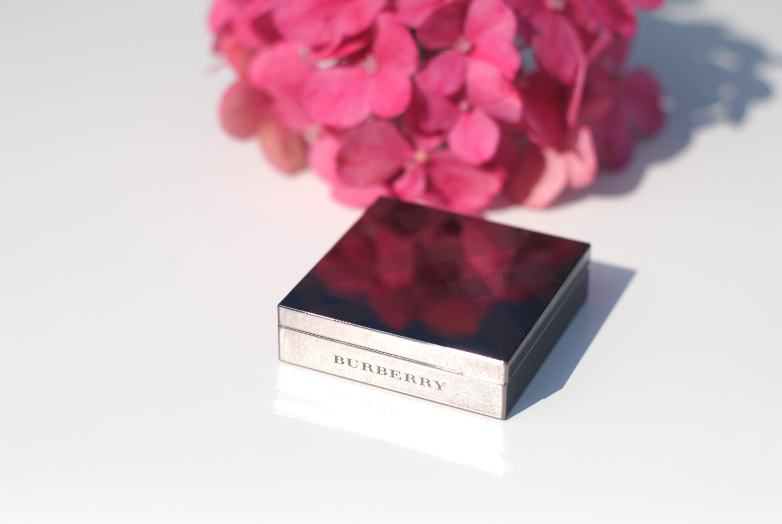 I AM A FASHIONEER: Burberry - Tea Rose Eye Color