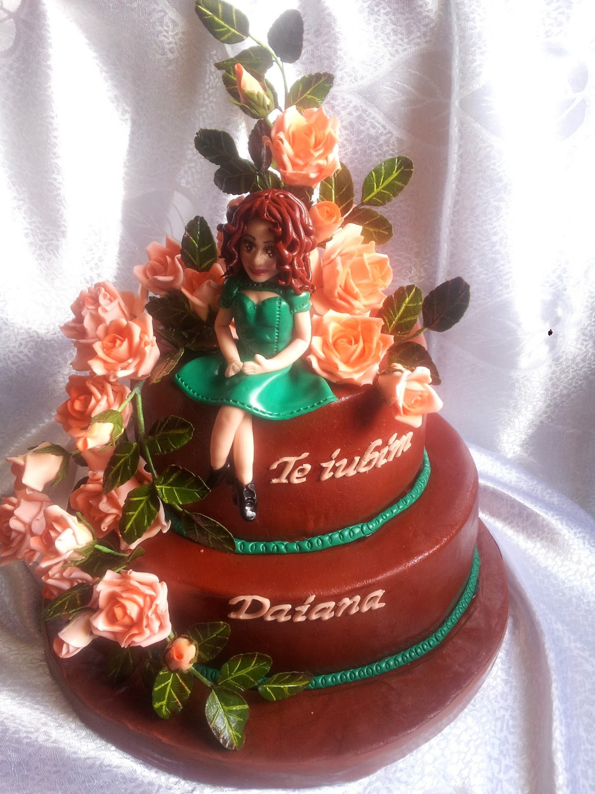 Torturi personalizate si ornamente comestibile in Dej: Tort de majorat ...