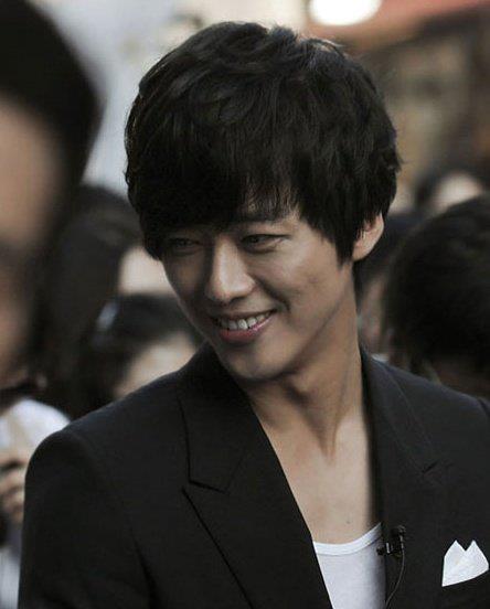 안녕하세요 여러분.... " I'm Korean Addict ": Nam Goong Min Profile