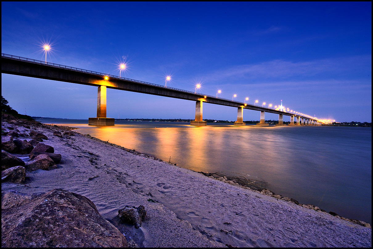 Thailand's Planet: Thai - Lao Friendship Bridge
