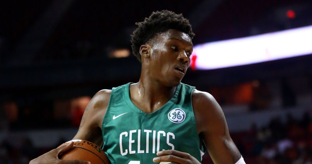 Rob Williams with 2 offensive boards, 3 blocks - and finishes a Rob-Lob