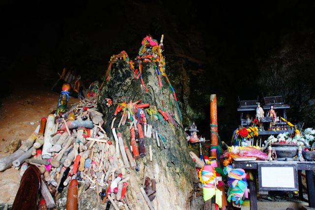 Blake's World: Rock Climbing and Penis Caves at Railay Beach!