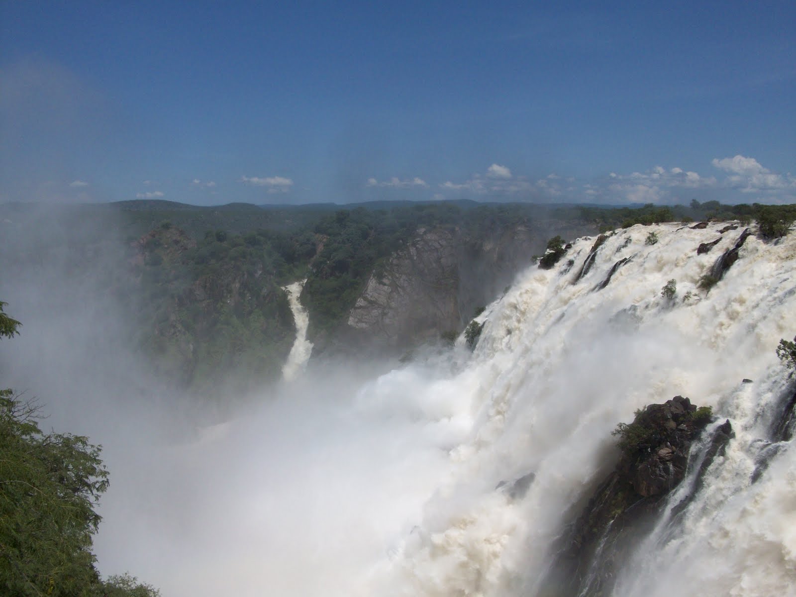 traveling thoughts: Ruacana Falls