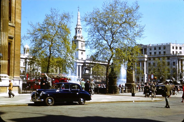 36 Color Photos That Capture Street Scenes of London in 1950 ~ Vintage ...