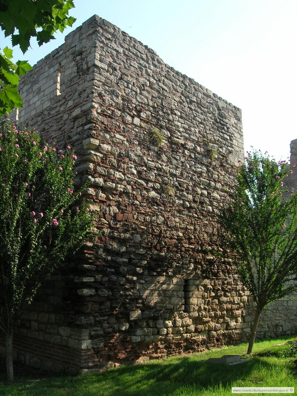 Εις την Πόλιν: Τείχη του Κεράτιου κόλπου 1ος Πύργος- Haliç surları 1. kule