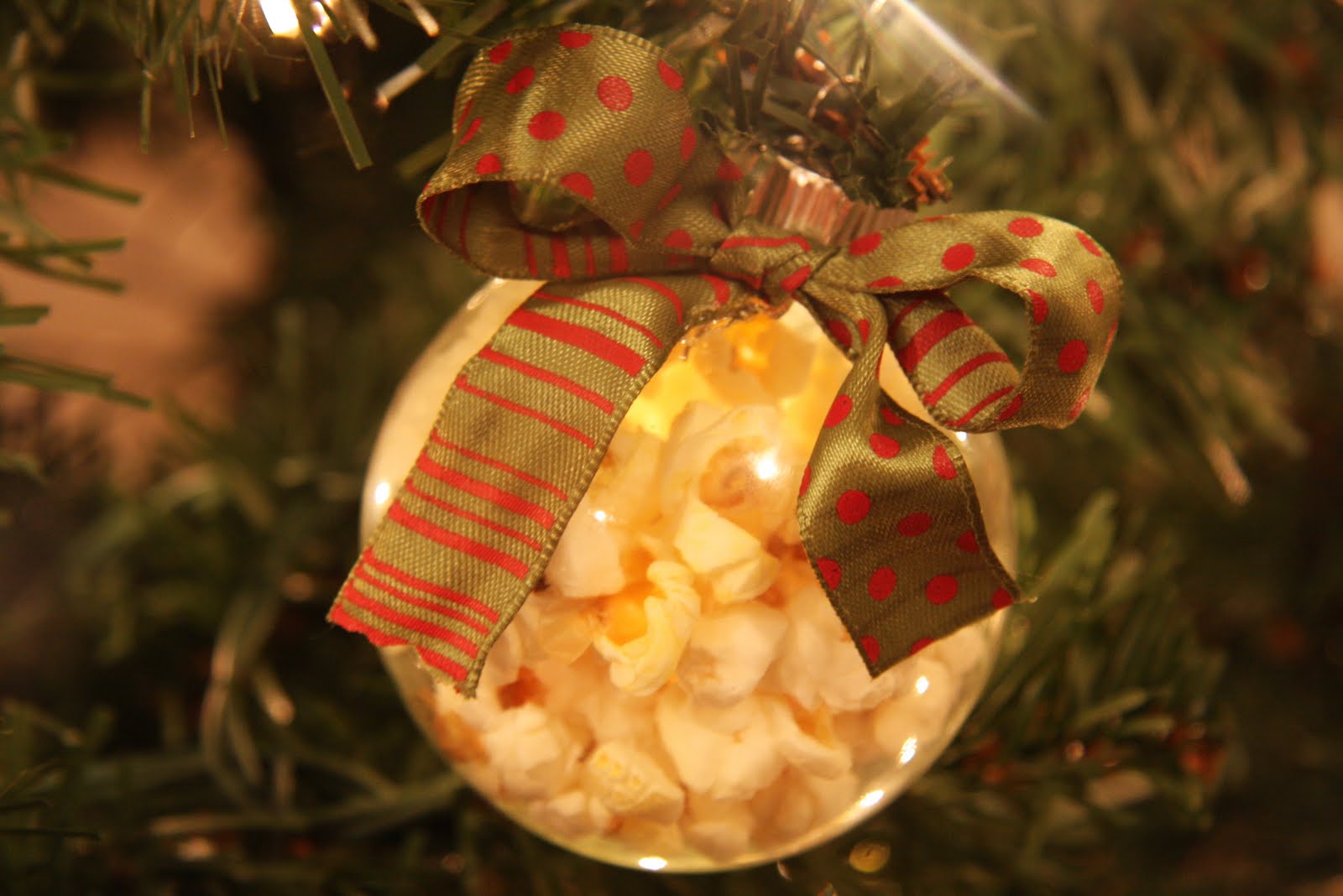 Later Gator Crafts: Ornament Popcorn Balls