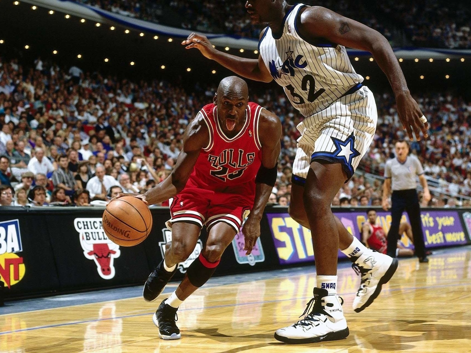 Chicos jugando a basket - Imagui