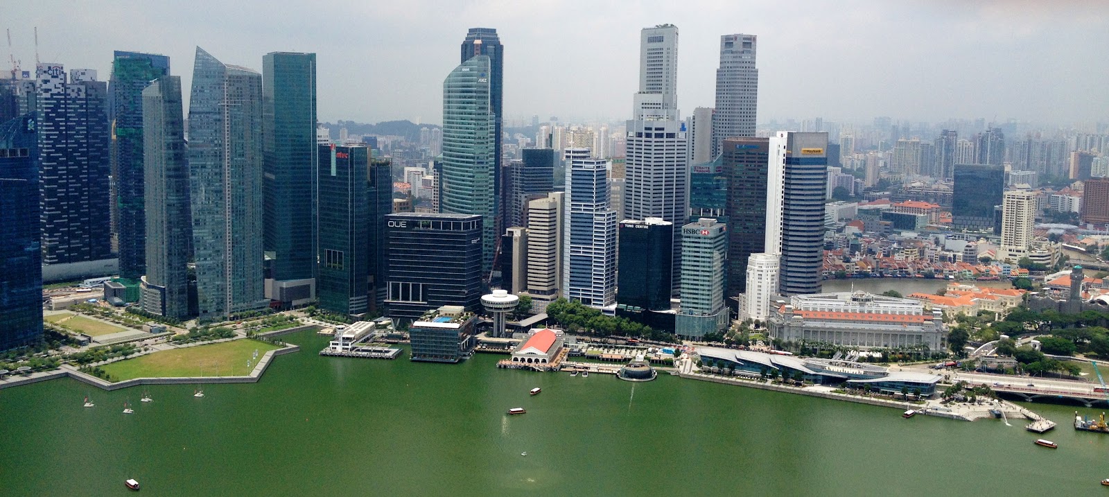 Tyttötrio paratiisissa: The fine city -Singapore