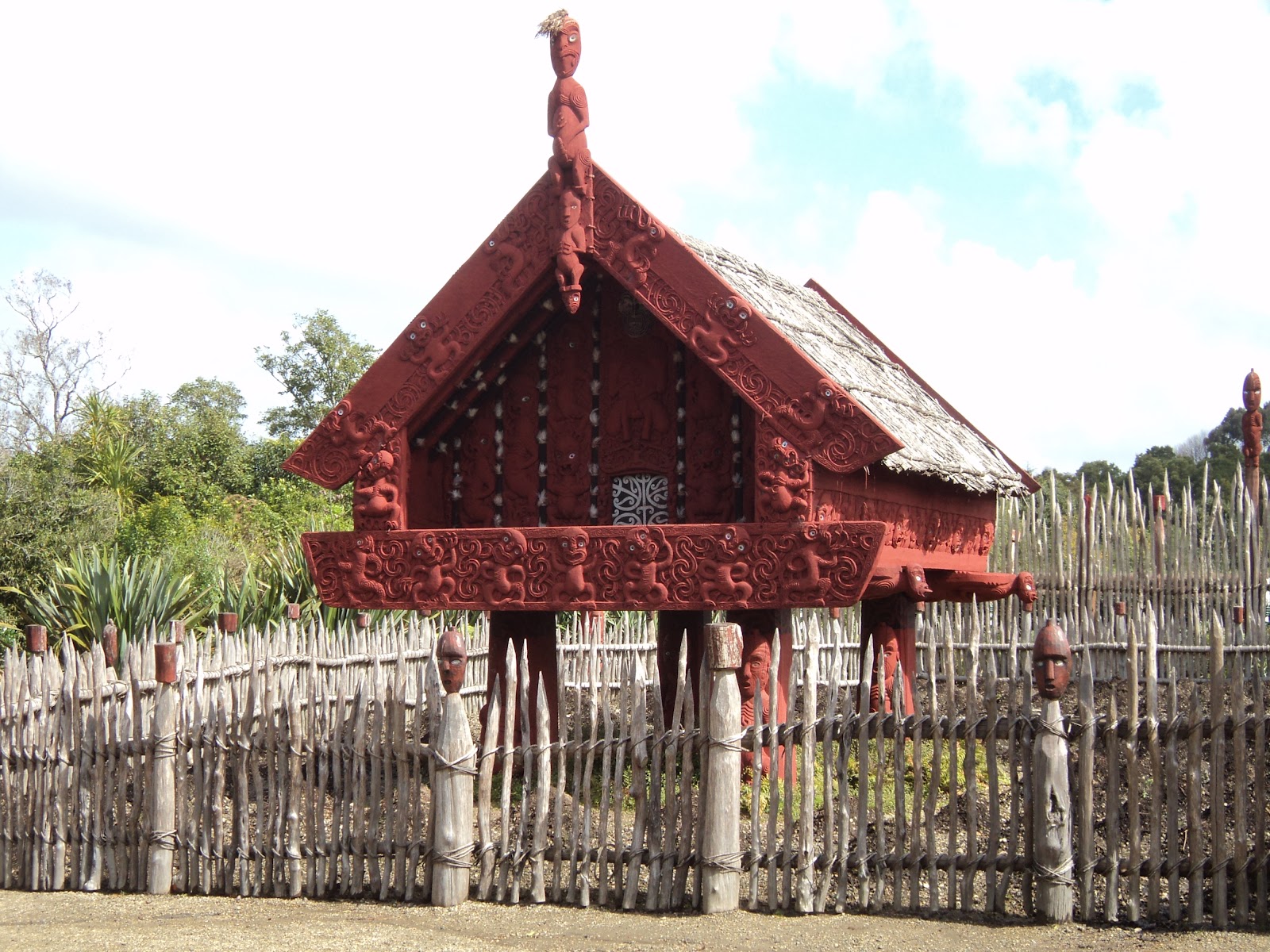 Te Āo Māori: Marae