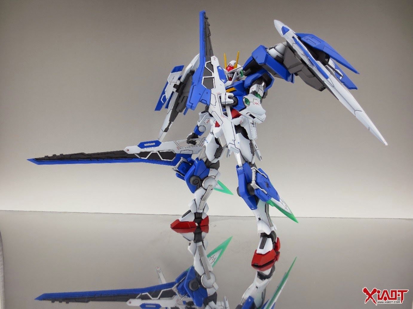 GUNDAM GUY: MG 1/100 00 Raiser + Seven Sword + XN Sword - Customized Build