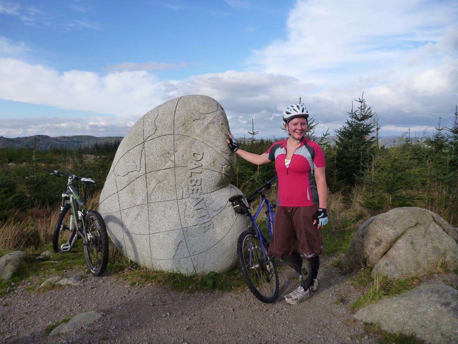 Sandy Paterson Mountaineering: 7 Stanes Mountain Biking