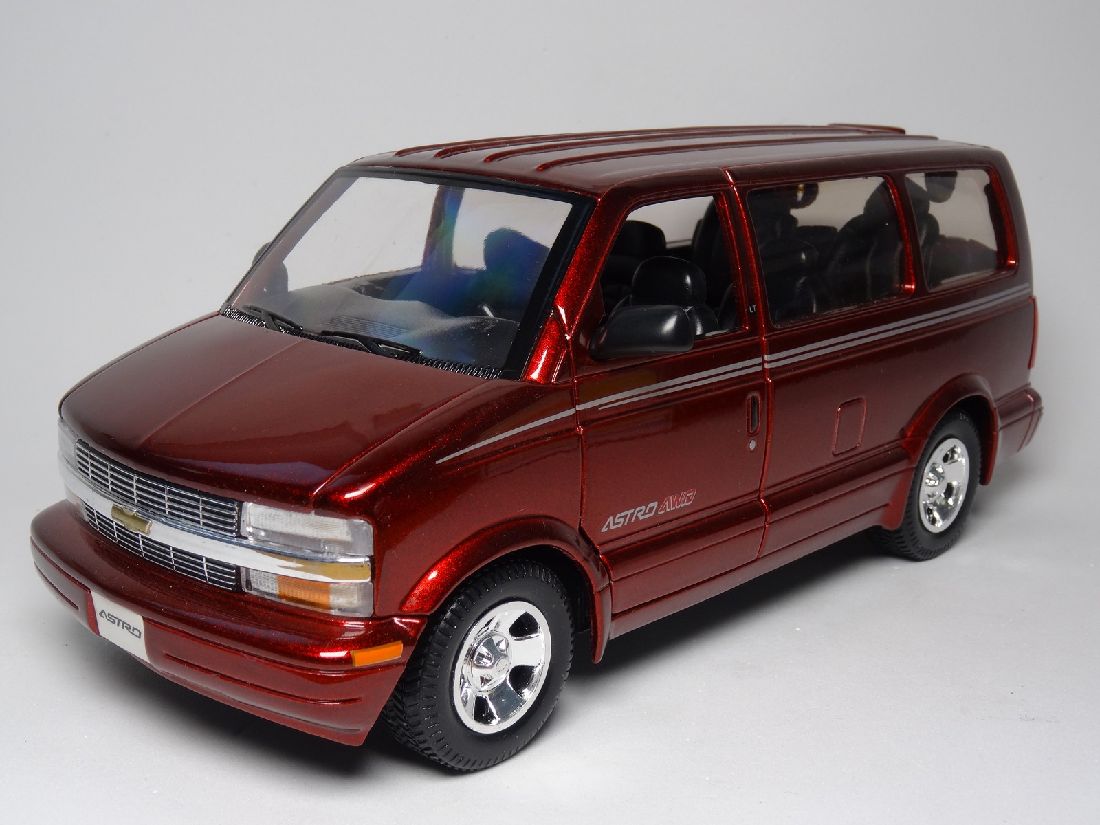 Modelli diecast 1:24 e dintorni: Chevrolet Astro Van