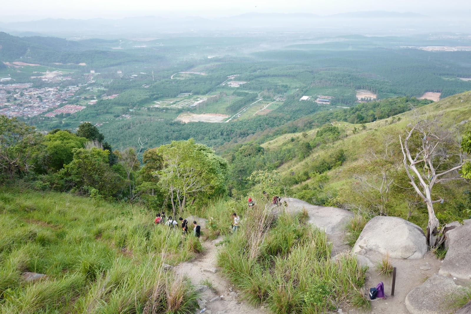 JE TunNel: BROGA HILL Dawn Hike and SAK DATO TEMPLE Exploration!