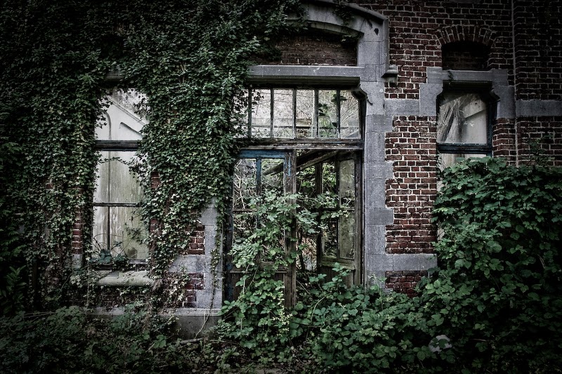 Deserted Places: The abandoned Castle of Mesen in Belgium