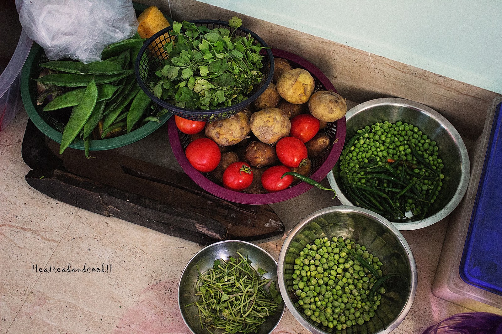 Sim Beguner Chorchori / Bengali Hyacinth Beans and Eggplant Stir Fry