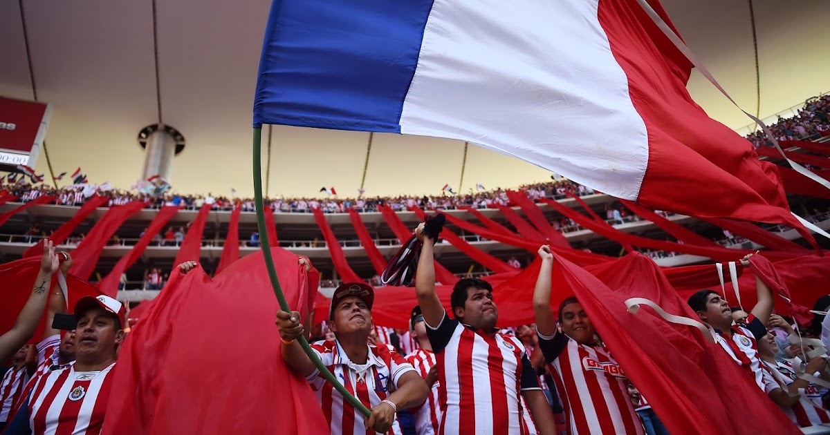 FANS DE CHIVAS PLANEAN ACCIONES PARA RECLAMAR SALIDA DE ALMEYDA ...
