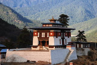 Sumthrang Monastery: Do-Ngoen (blue stone) dzong: Does our history tell ...