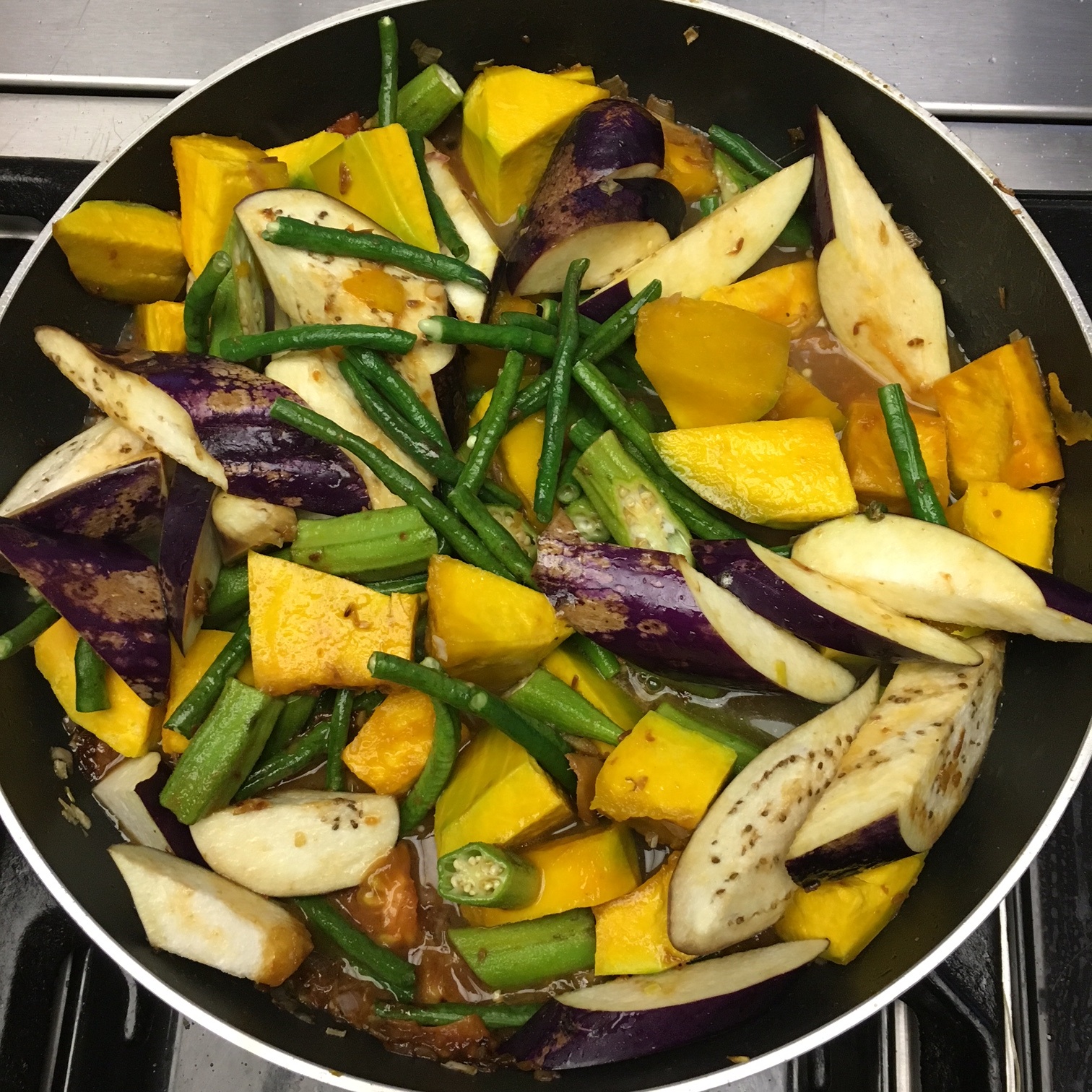 Candice's Cusina: Mom's Pinakbet (vegetable stew) is a tasty sure bet!