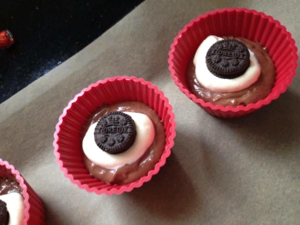 Es fing alles ganz alltäglich an...: Mini Oreo surprise! cupcakes