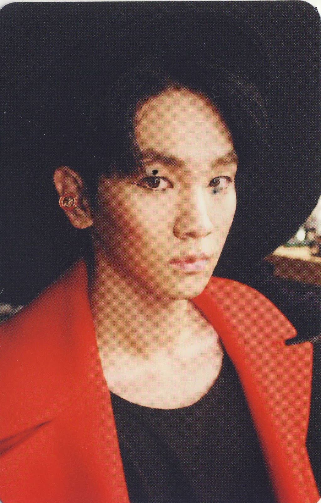 kpop scans: SHINee everybody key photocard autographed + taemin bookmark