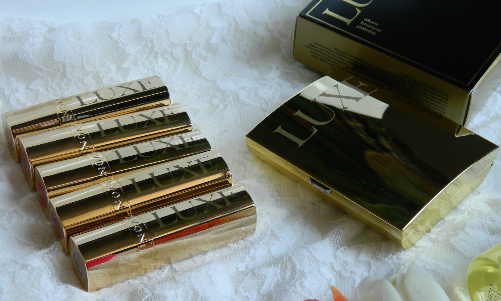 AVON Luxe: Allure 3u1 bronzer, hajlajter i rumenilo & Shape Sensation ...