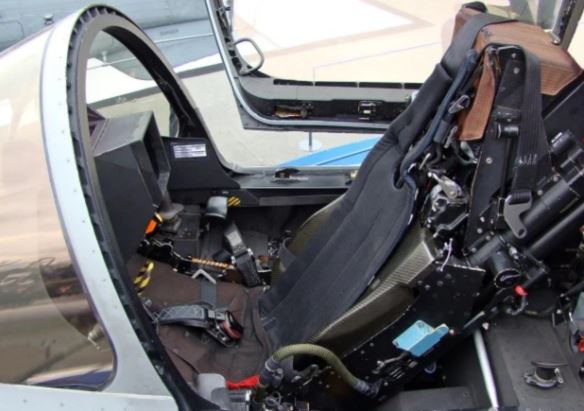 Dassault Rafale Fighter Jet Specs, Cockpit, Engine, and Price ...