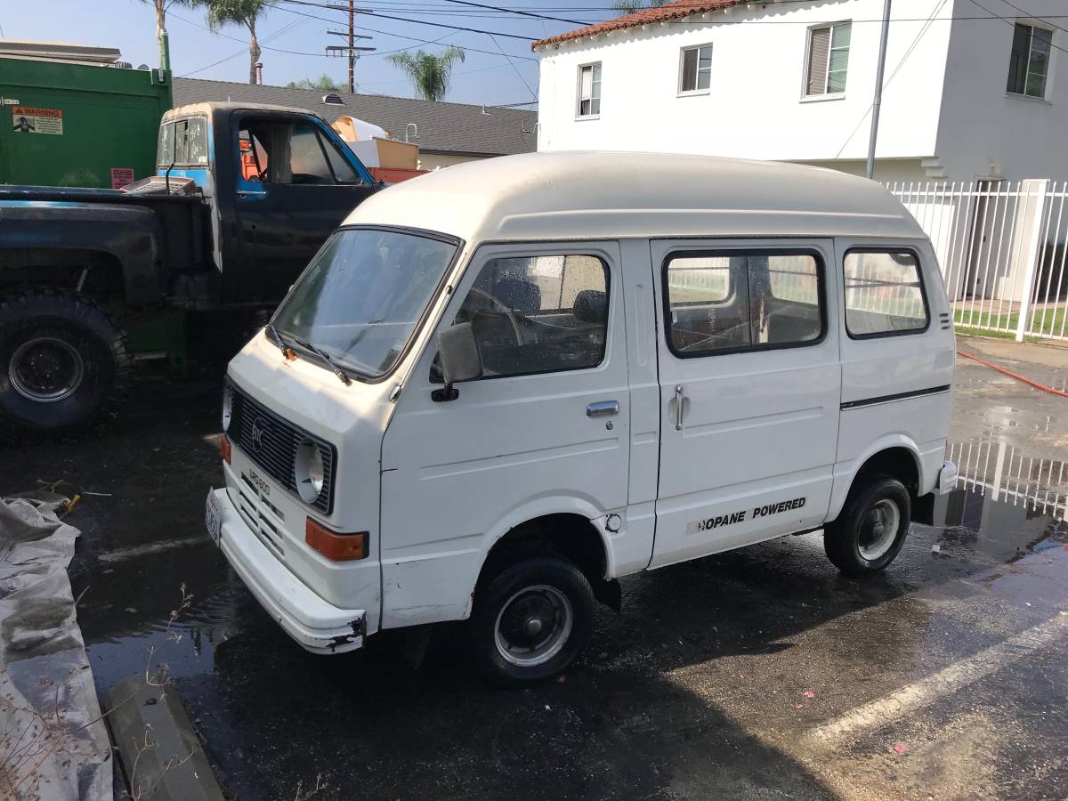 Some Pane Required: 1983 Subaru Sambar Sanfu MicroVan - DailyTurismo