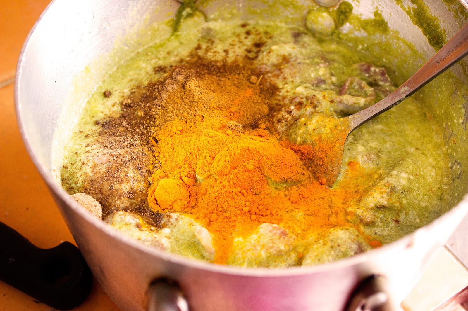 Kacha Lanka Mangsho / Green Chilli Mutton Curry