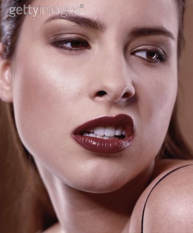 italki - What does "a snide look" look like? (A snide look on a person ...