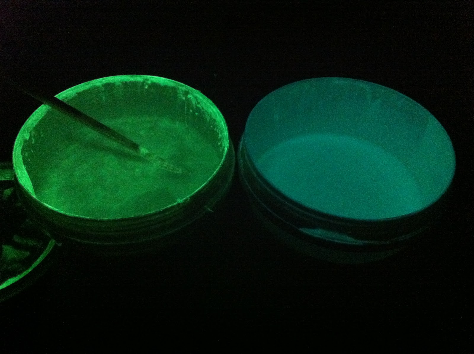 Todo en fotoluminiscente: PINTURA FOTOLUMINISCENTE