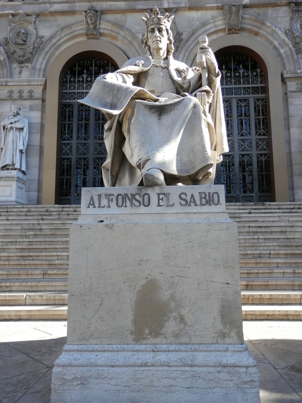 EL SAYON: LA ESTATUA DE ALFONSO X EL SABIO EN LA BIBLIOTECA NACIONAL DE ...