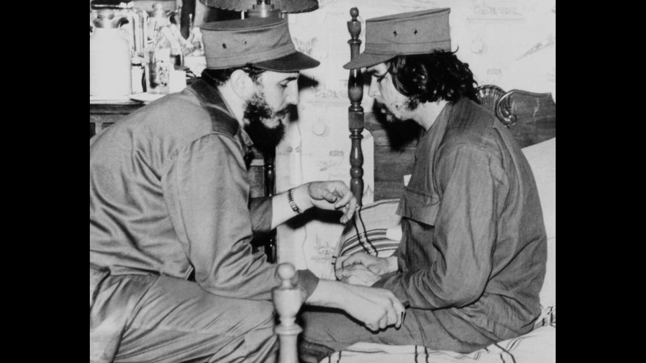 ΑΚΑΝΘΟΧΟΙΡΟΣ: ΠΕΘΑΝΕ Ο ΦΙΝΤΕΛ ΚΑΣΤΡΟ