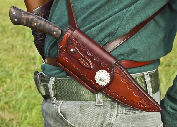 Guinea Hog Forge: We Got Your Huckleberry - A Unique Knife Shoulder Holster