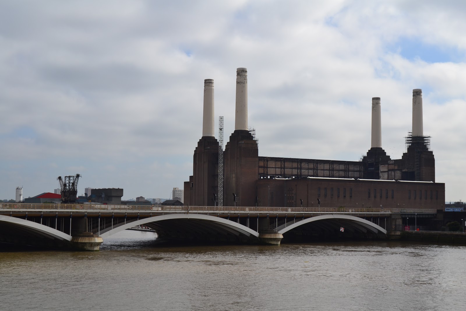 Juliet Shimmer: The story of Algie, the Pink Floyd pig