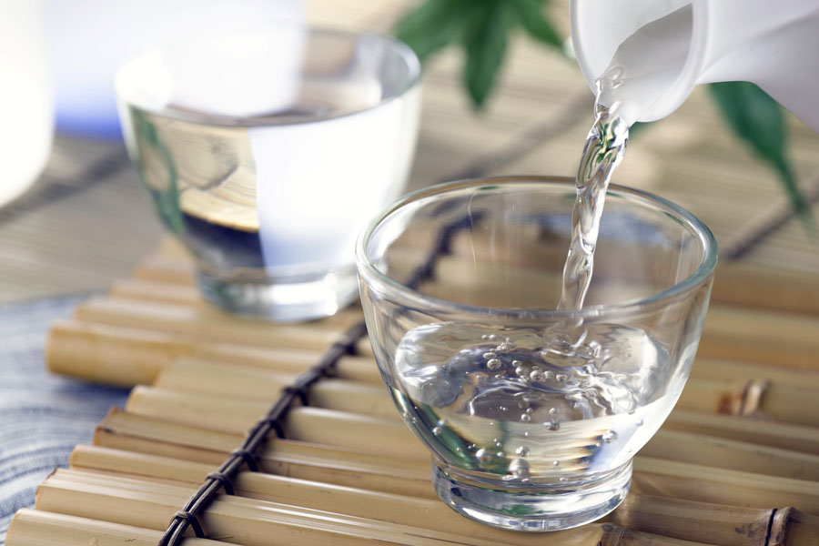 CARPE DIEM HAIKU KAI: Carpe Diem #1215 cold sake (hiyazake)