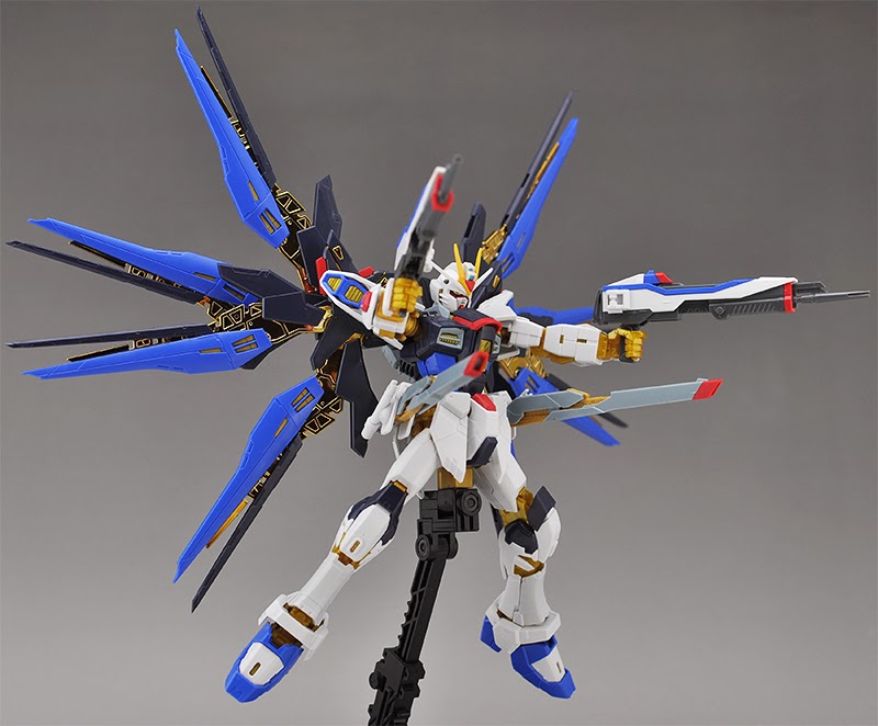 GUNDAM GUY: RG 1/144 Strike Freedom Gundam Vs. PG 1/60 Strike Freedom ...