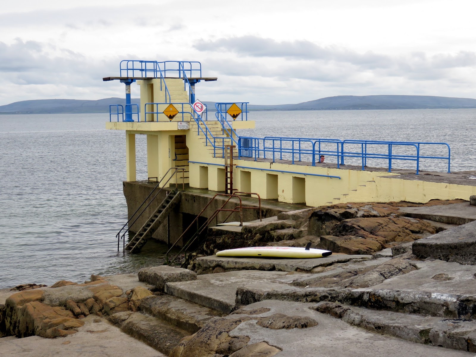 Gravel Beach: Salthill Prom