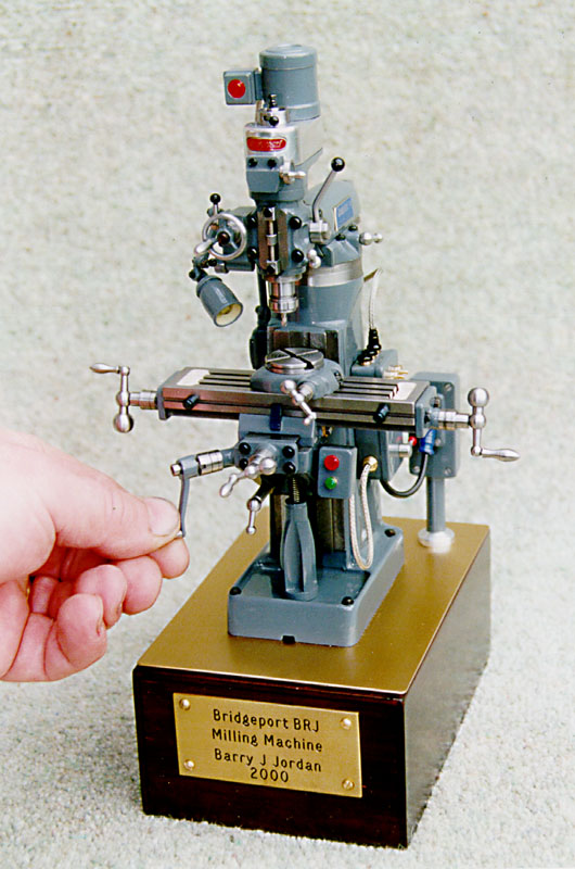 MikeLiveira's Space: Miniature Bridgeport milling machine