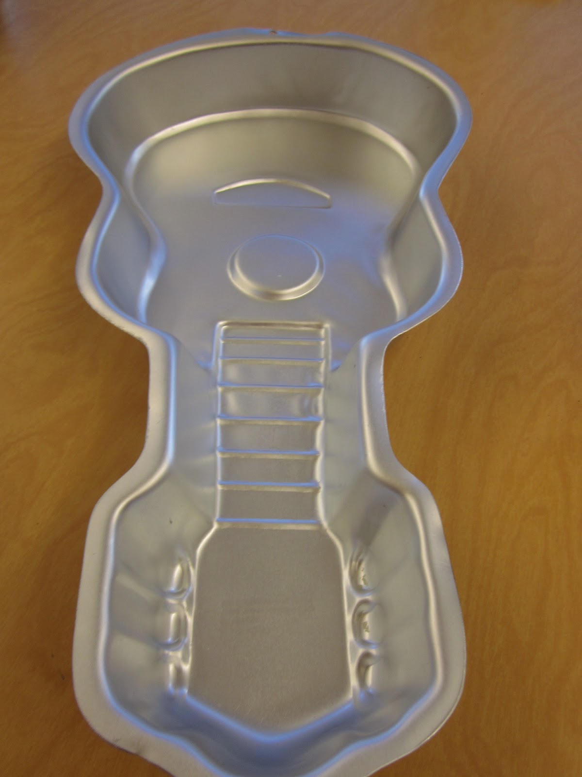 Sourire de l'Ange: Totoro Cake with Guitar Pan