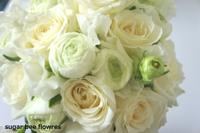 Sugar Bee Flowers: White rose, ranunculus & sweet pea wedding