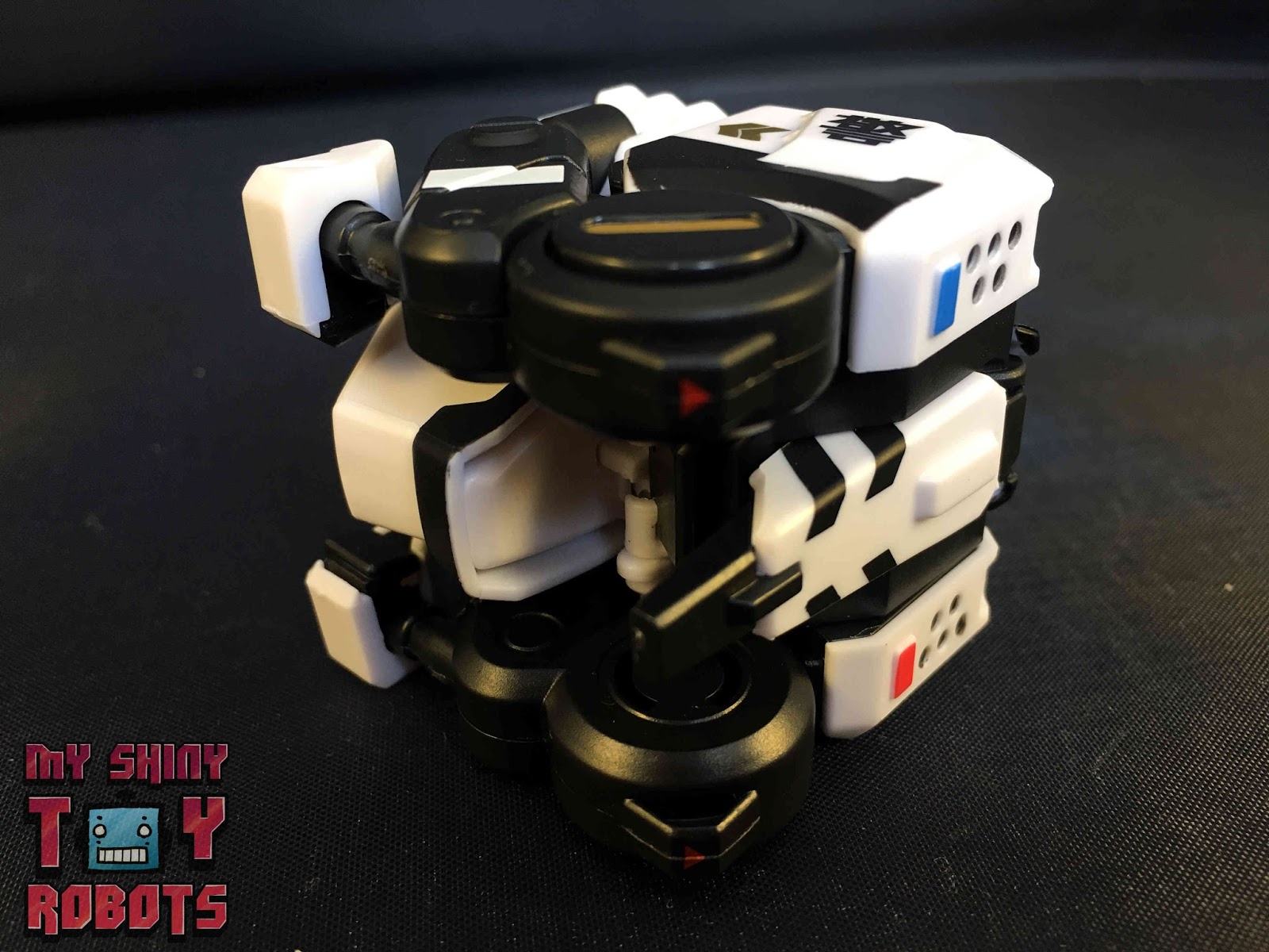 My Shiny Toy Robots: Toybox REVIEW: 52TOYS Beast Box BB-01 DIO (Police ...