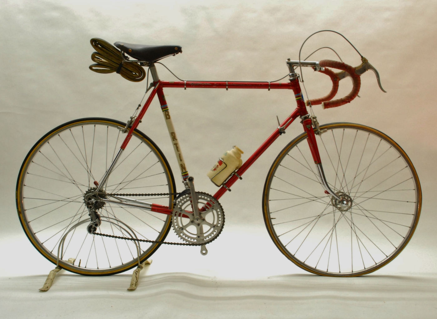 WOLVES OF THE ROAD: DULUX SIX DAY RACE BIKES