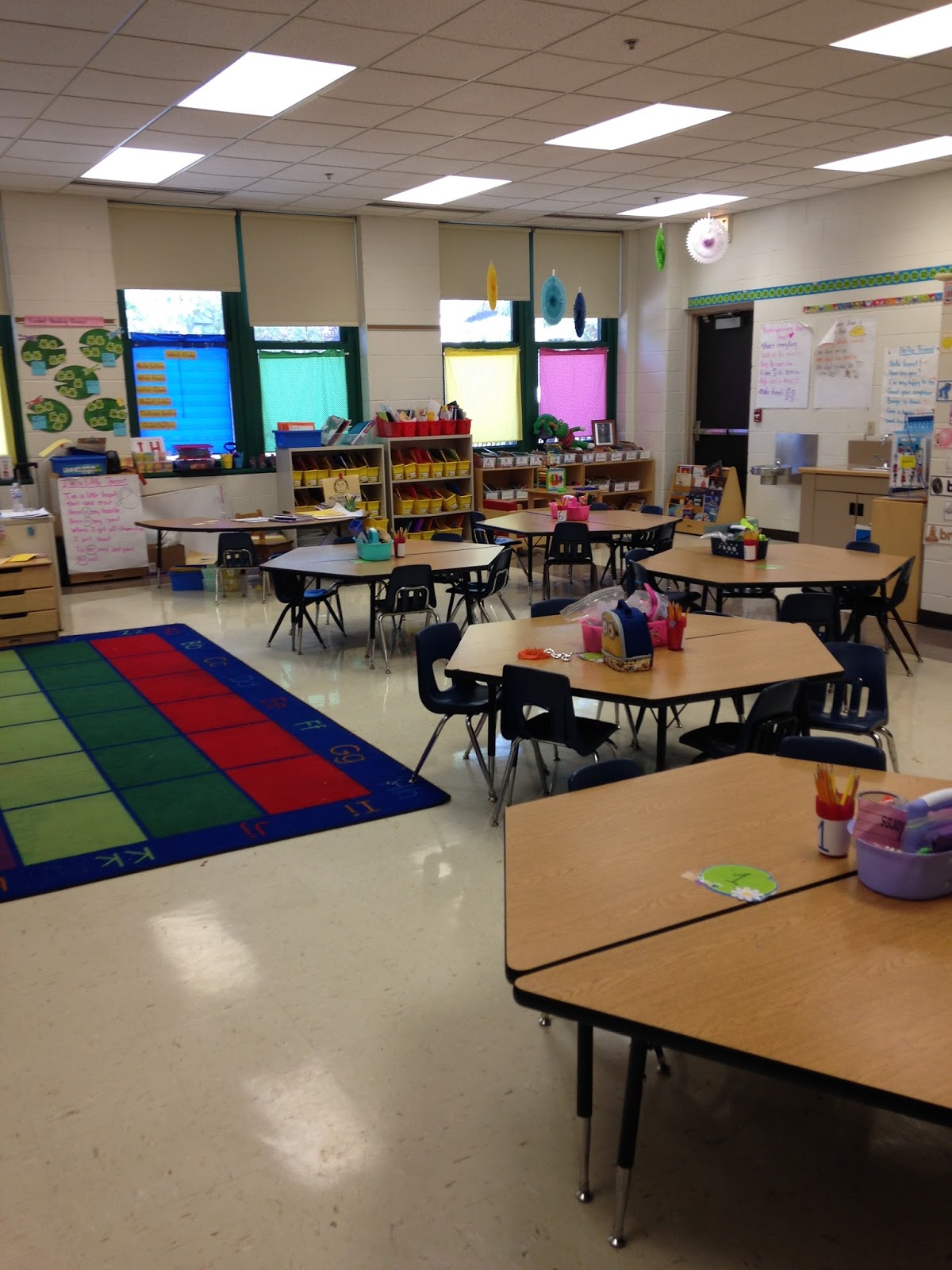 Mrs. Juarez's Kindergarten Classroom!: A Look Inside