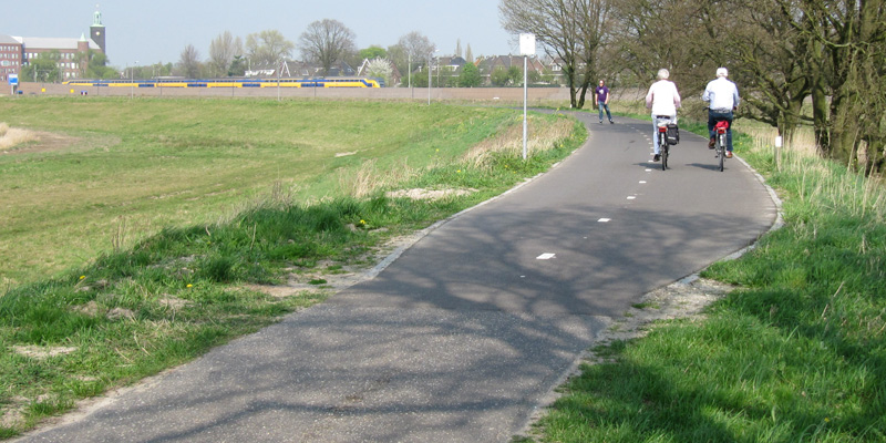 A view from the cycle path: How wide is a Dutch cycle path?