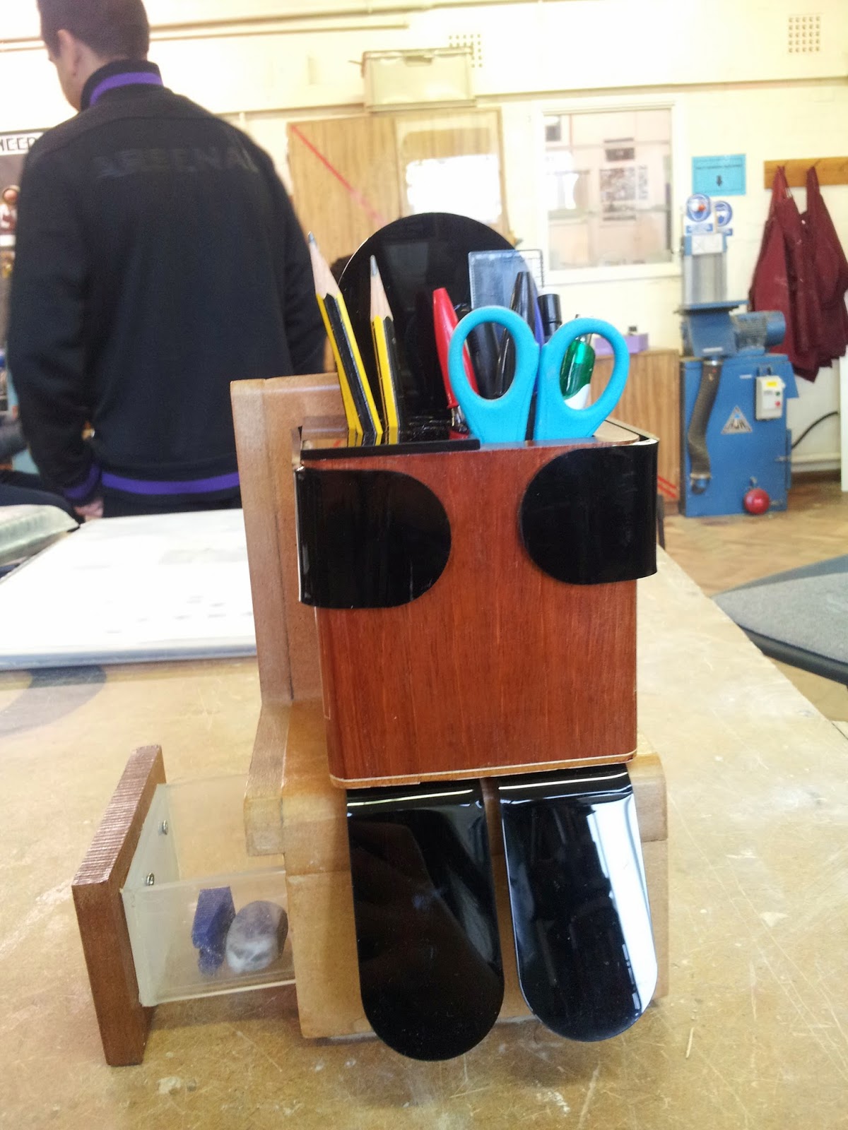 The4thmonth: Desk Tidy (As Level ~Product Design~ Project)