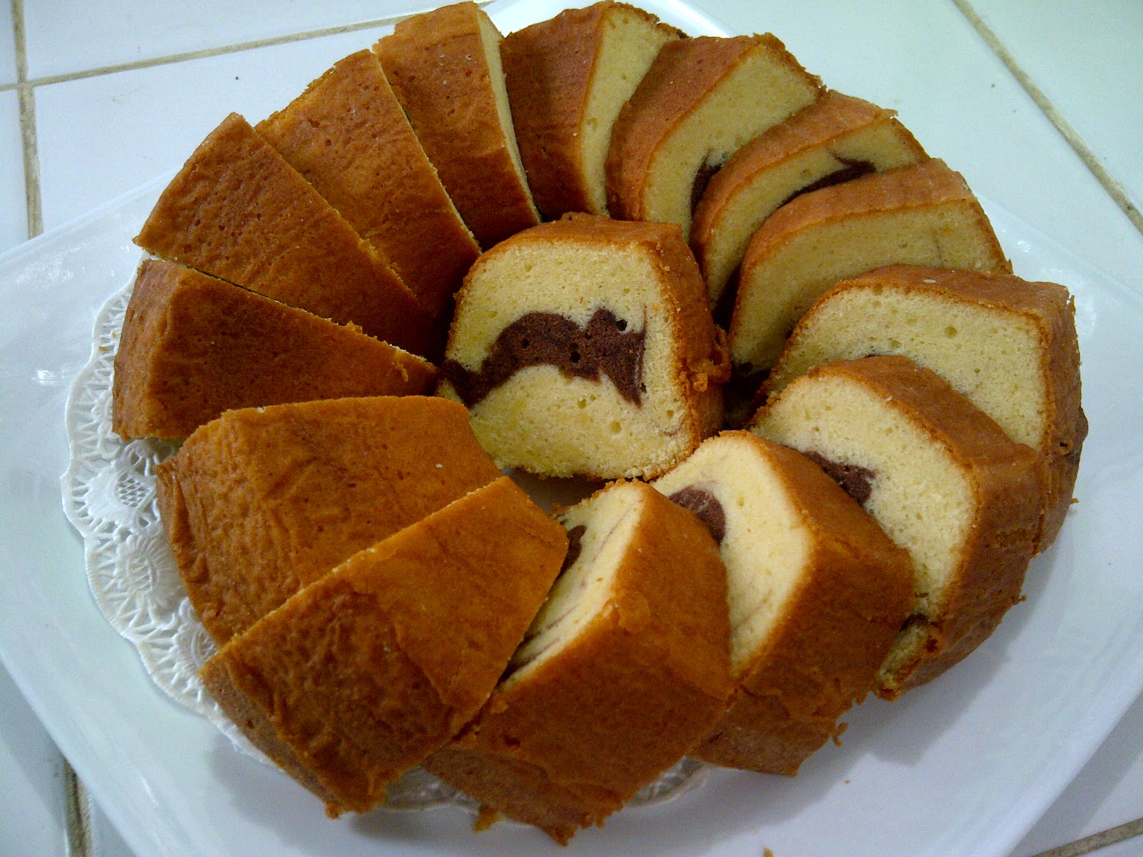 iyang's: Bolu Cake Mama