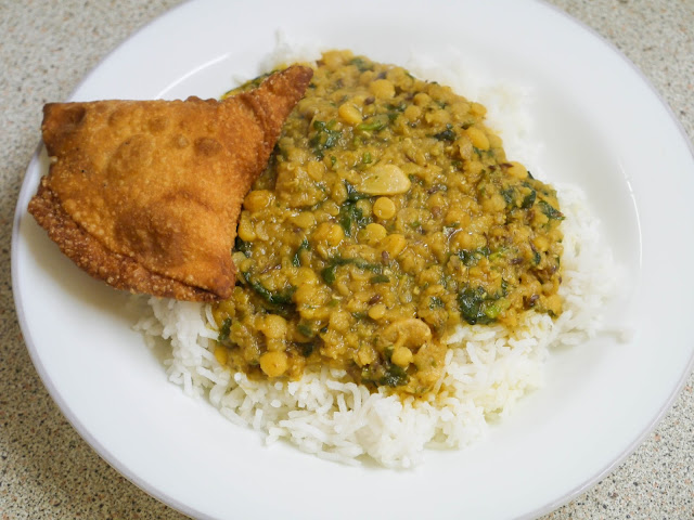 This Muslim Girl Bakes: Current Favourites #6: Missi Roti and More!